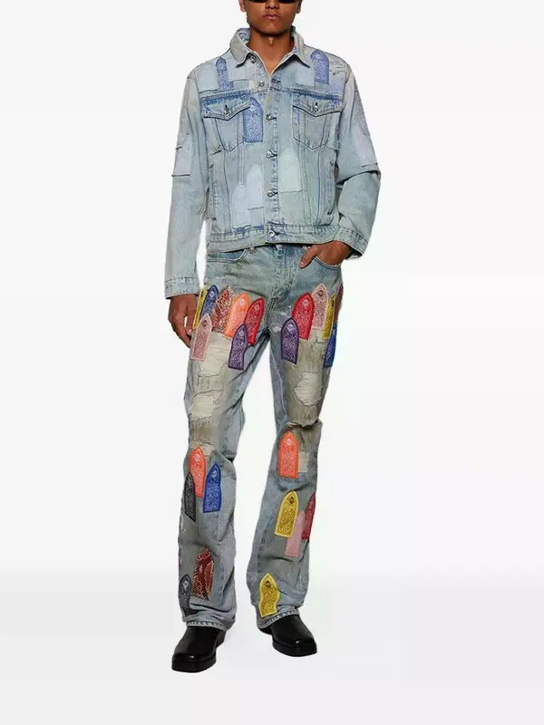 WHO DECIDES WAR Patch Arched Repaired Jeans