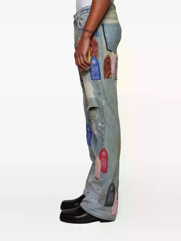 WHO DECIDES WAR Patch Arched Repaired Jeans