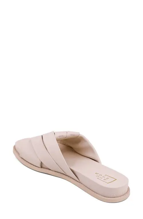 SHU SHOP Chelsea Slide Sandal
