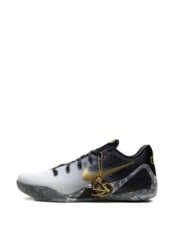 Nike Sneakers - Black