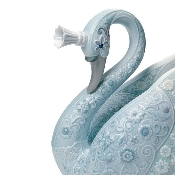 LLADRO The Swan Princess