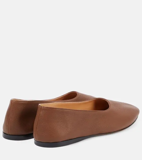 THE ROW Awar Leather Ballet Flats - Brown