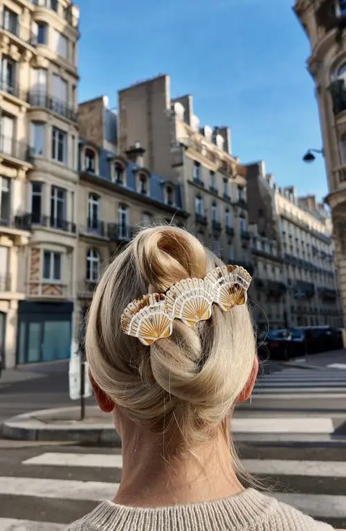 SOLAR ECLIPSE Hand-painted Seashell Hair Claw