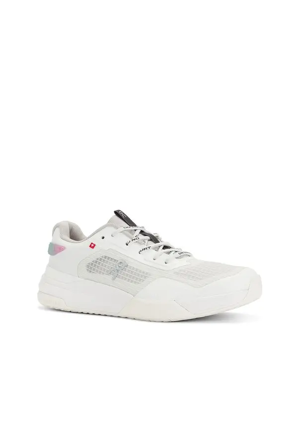 On The Roger Advantage Sneaker - White & Ivory