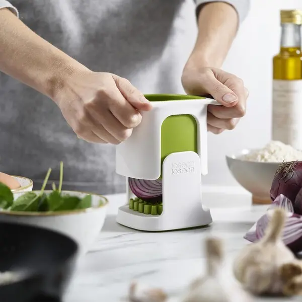JOSEPH JOSEPH Chopcup Manual Vegetable Chopper