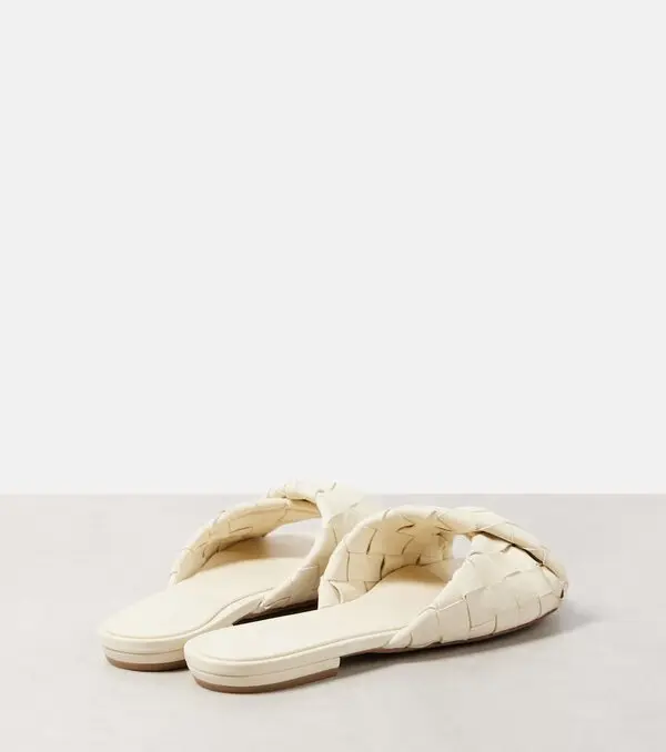 Bottega Veneta Blink Intrecciato Leather Slides - Beige