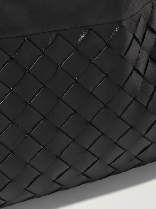 Bottega Veneta Intrecciato Leather Pouch With Chain Strap - Black