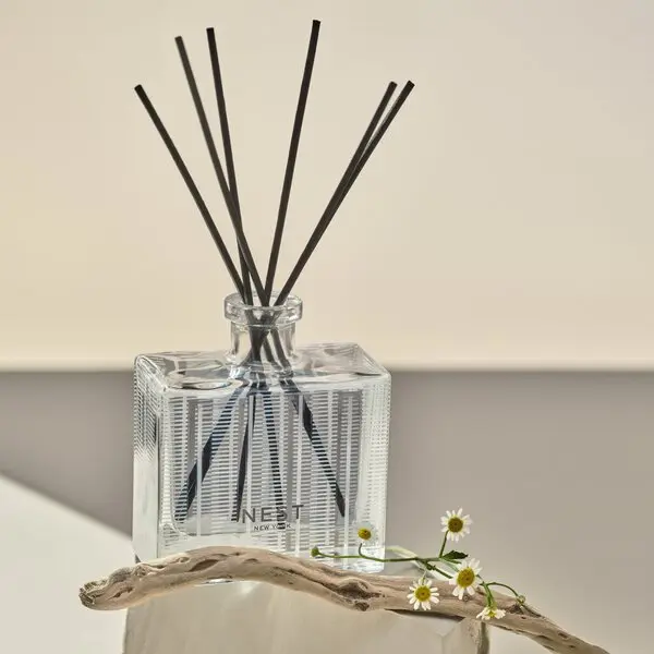 NEST NEW YORK Driftwood & Chamomile Reed Diffuser