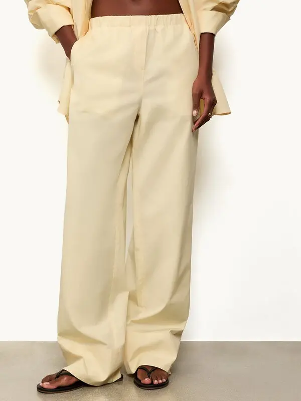TOTEME Twisted Seam Boxer Trousers - Straw