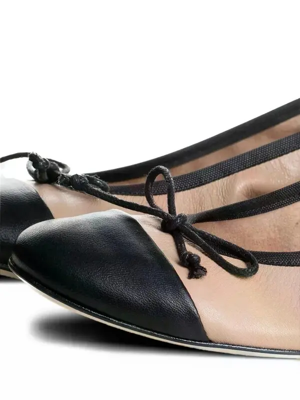 POCHE PARIS Leather Pumps