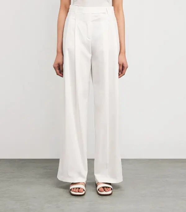 Eleventy Tailored Trousers With Pleated Detail
