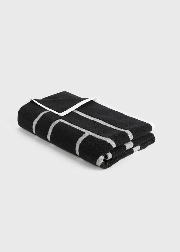 TOTEME Monogram Beach Towel Black/tofu