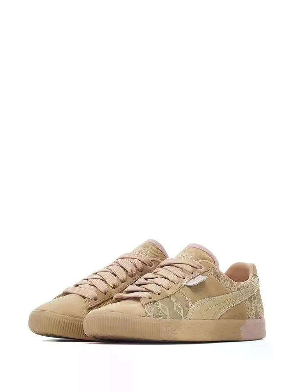 PUMA Clyde Pre-game Runway Sneakers
