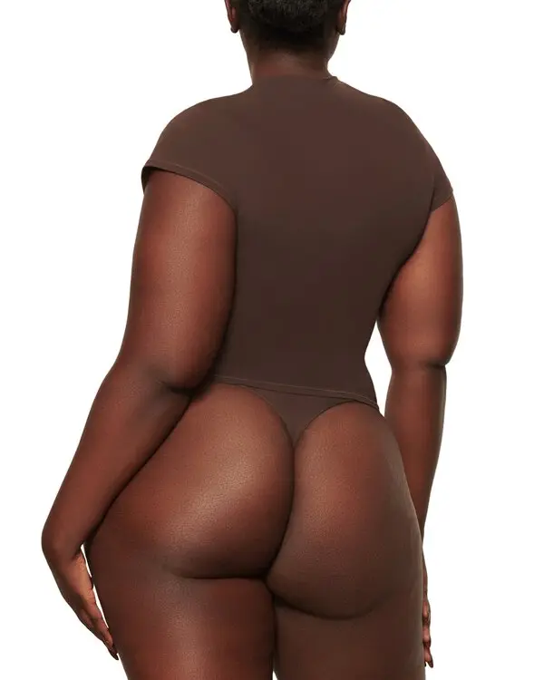 SKIMS Fits Everybody Short Sleeved Tee - Cocoa