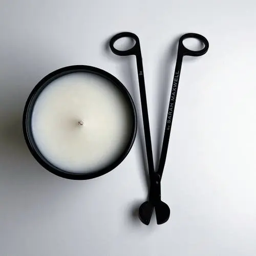 SARAH MAXWELL BEAUTY Liv4 Candle & The Trim Pairing - Black