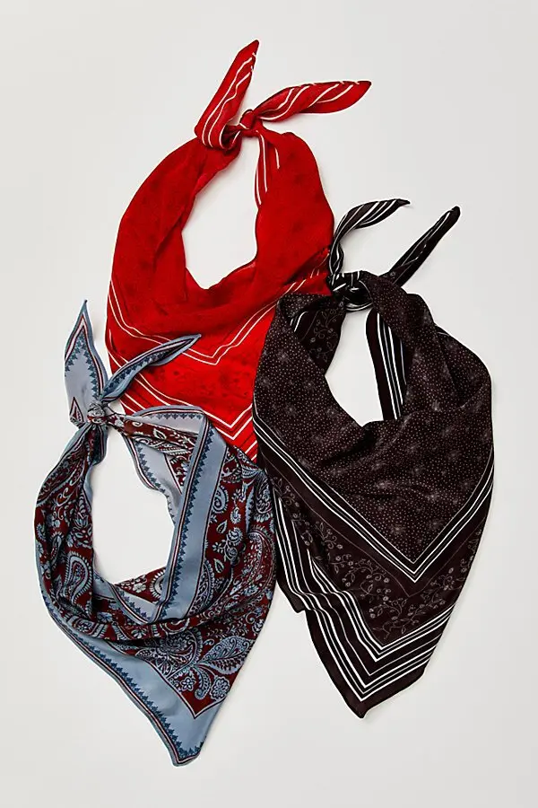 Free People Essential Triangle Bandana - So Femme Chocolate