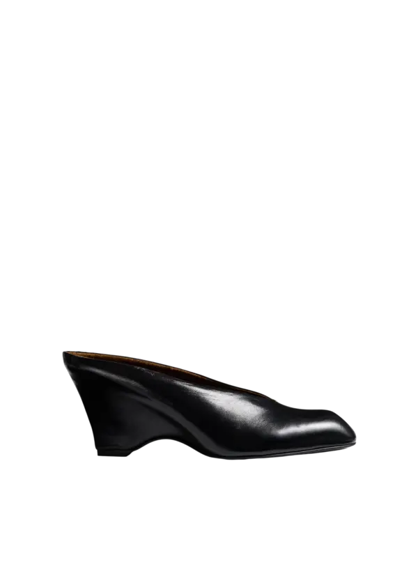 Khaite Colt Wedge In Glazed Leather - Black