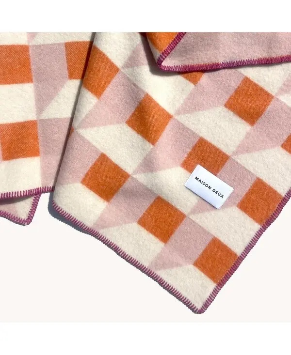 MAISON DEUX Cubics Blanket, 4.25' X 6.5 - Pink/carrot Print