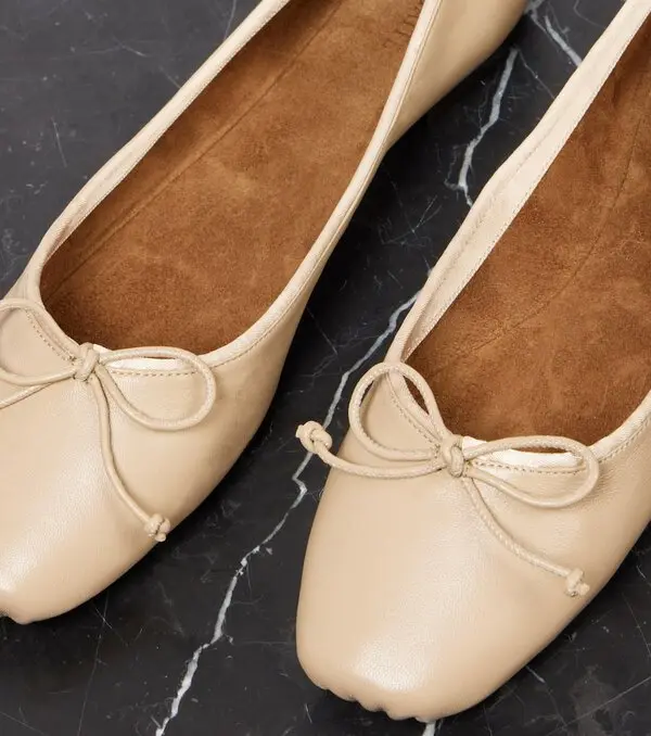 Khaite Charlotte Leather Ballet Flats - Beige
