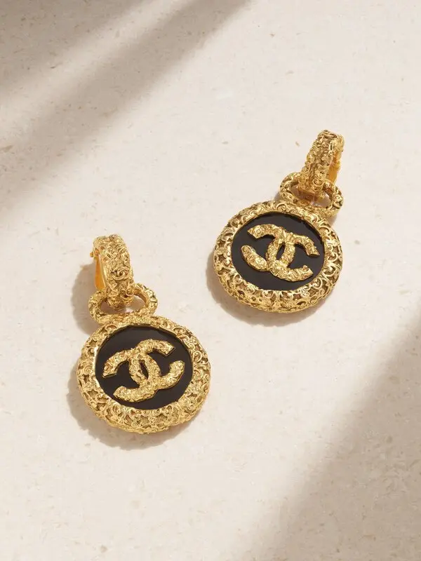 Chanel Plated And Enamel Clip-on Earrings - Gold