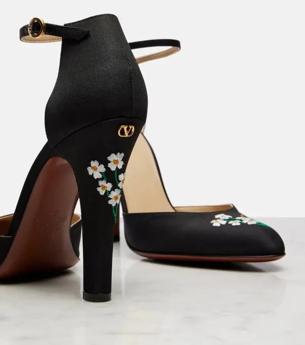 Valentino Garavani Hi Dolly 105 Embroidered Satin Pumps - Black