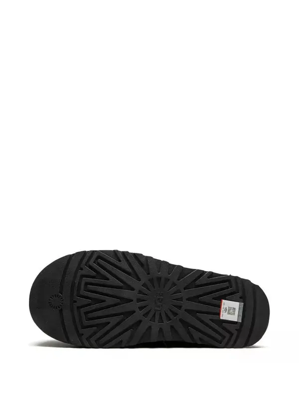 UGG Classic Dipper Boots