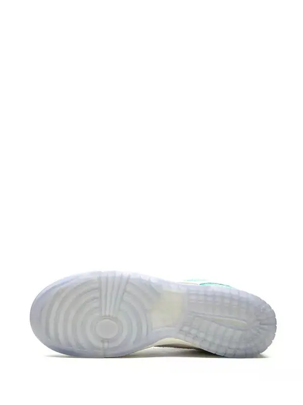 Nike X Kasina Dunk Low Road Sign Sneakers