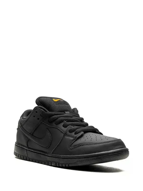 Nike Low Top Sneakers - Black
