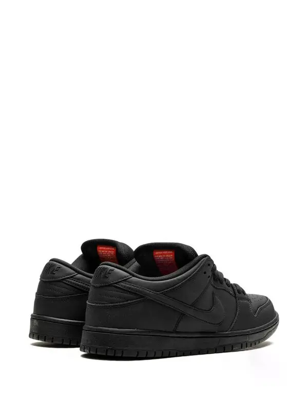 Nike Low Top Sneakers - Black
