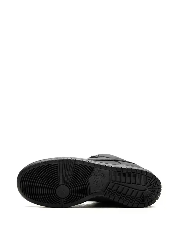 Nike Low Top Sneakers - Black