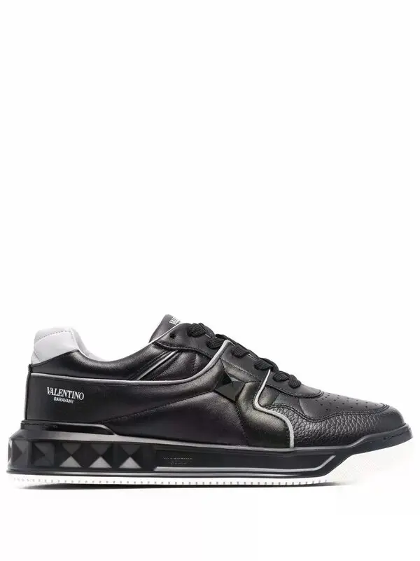 Valentino Garavani One Stud Low-top Sneakers