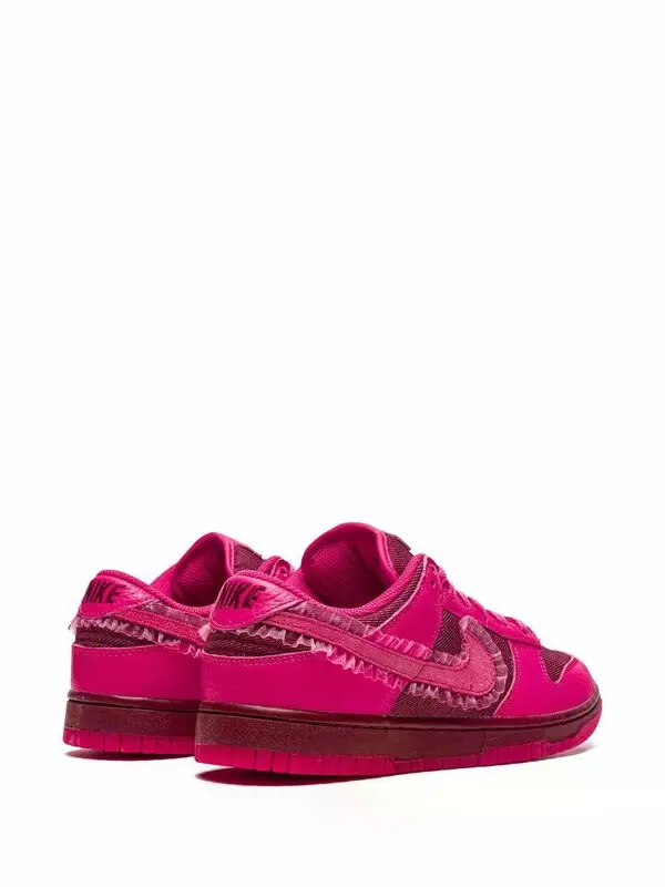 Nike Dunk Low Sneakers