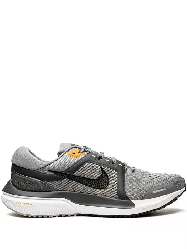 Nike Zoom Vomero 16 Low-top Sneakers