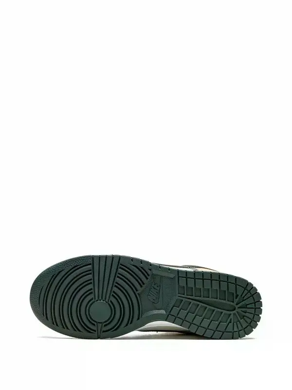 Nike Dunk Low Se Multi-camo Sneakers - Green