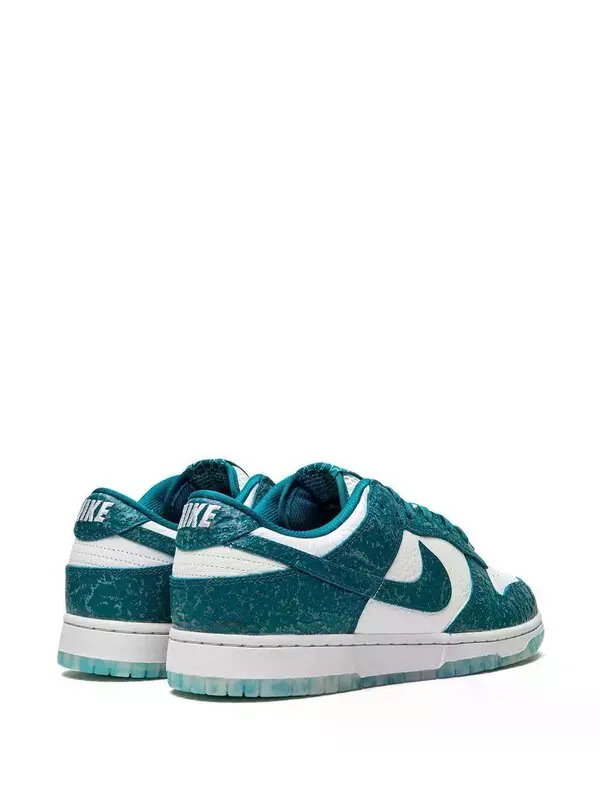 Nike Dunk Low Sneakers
