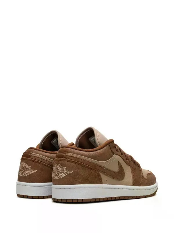 JORDAN Air 1 Low Sneakers - Brown