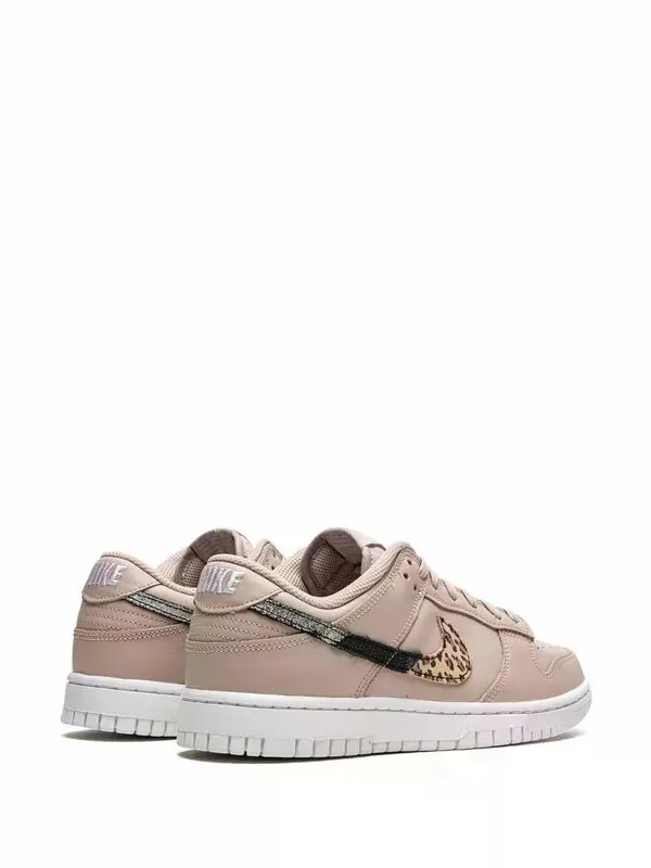 Nike Dunk Low Se "primal Pink" Sneakers - Neutrals