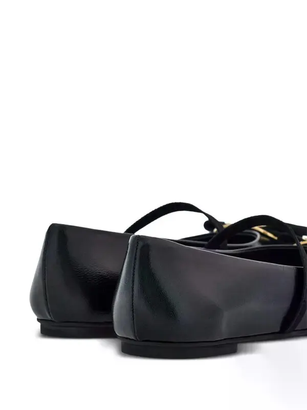 FERRAGAMO Vara Ballet Flat - Black
