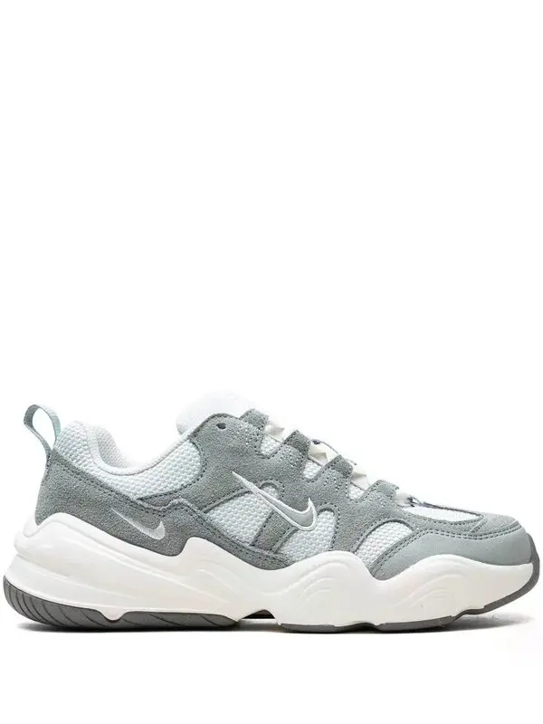 Nike Tech Hera Sneakers