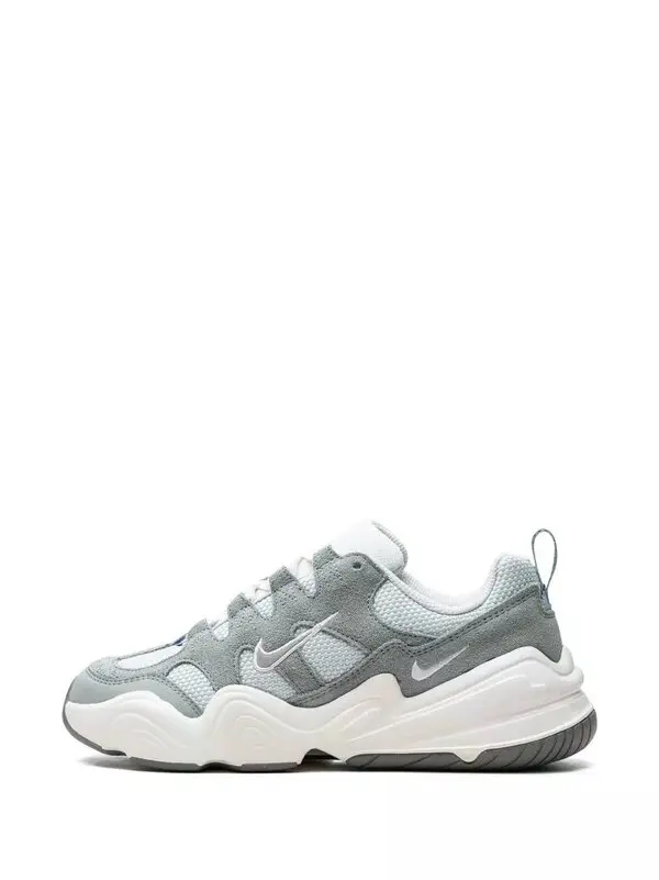 Nike Tech Hera Sneakers