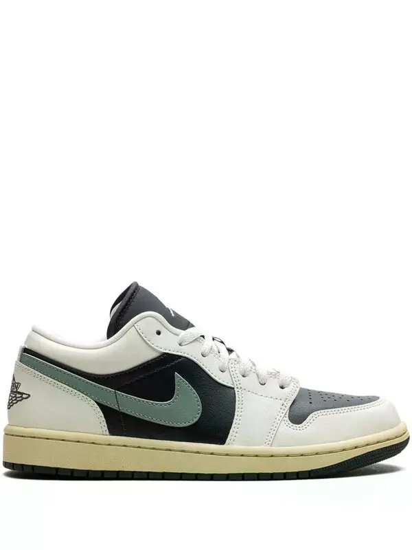 JORDAN Air 1 Low Sneakers