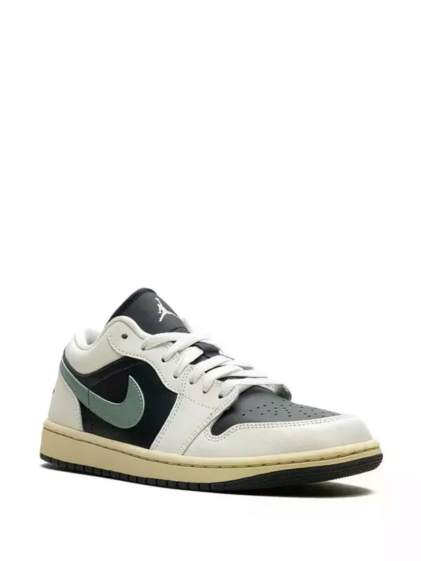 JORDAN Air 1 Low Sneakers
