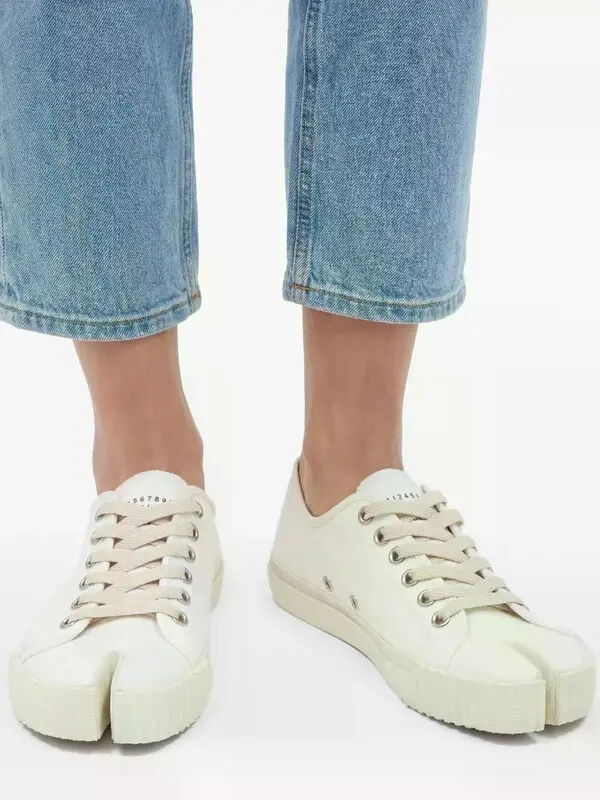 MAISON MARGIELA Tabi Low-top Sneakers