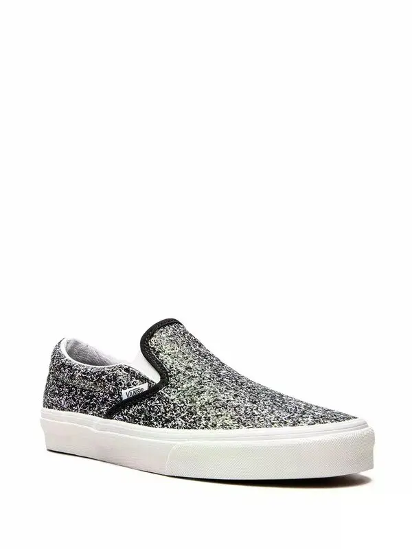 VANS Classic Slip-on Sneakers - Black