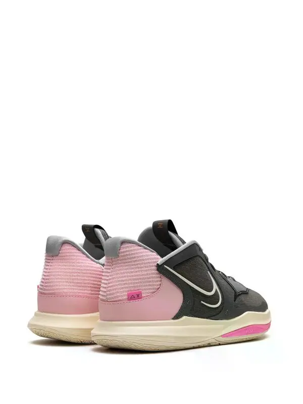 Nike Kyrie 5 Low Top Sneakers
