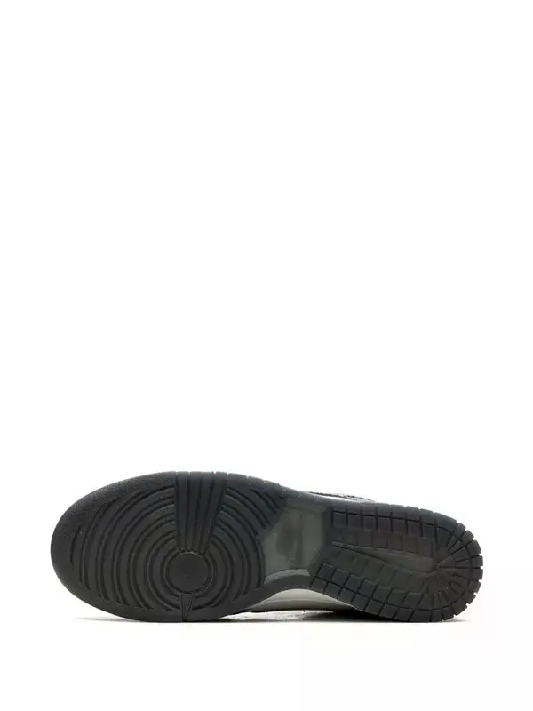 Nike Dunk Low Philadelphia Sneakers - Grey