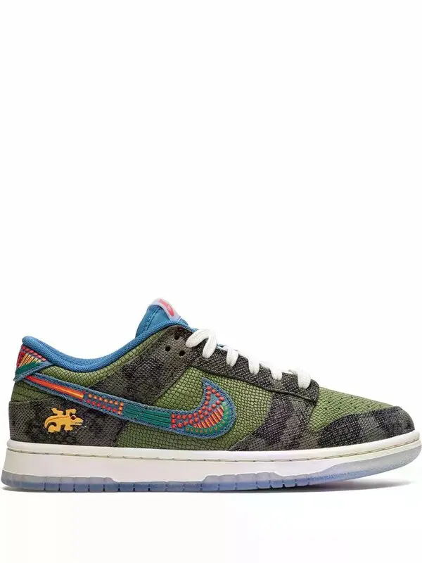 Nike Dunk Low Siempre Familia Sneakers