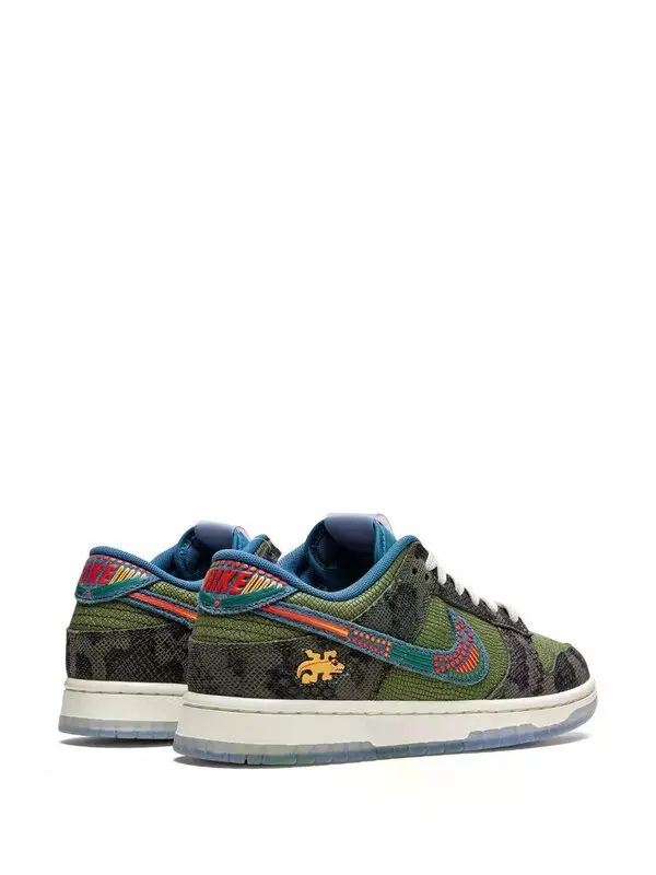 Nike Dunk Low Siempre Familia Sneakers