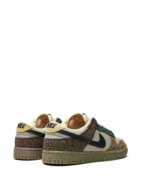 Nike Dunk Low Safari Golden Moss Sneakers - Brown
