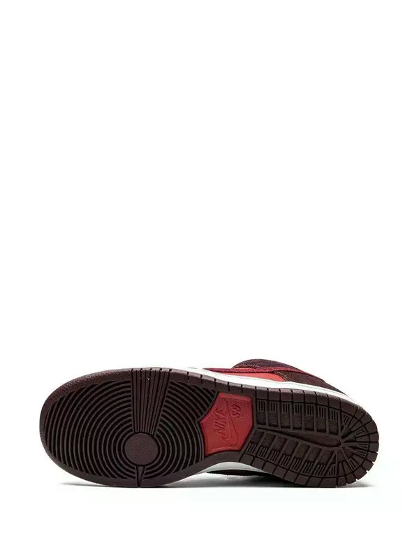Nike Sb Dunk Low Cherry Sneakers